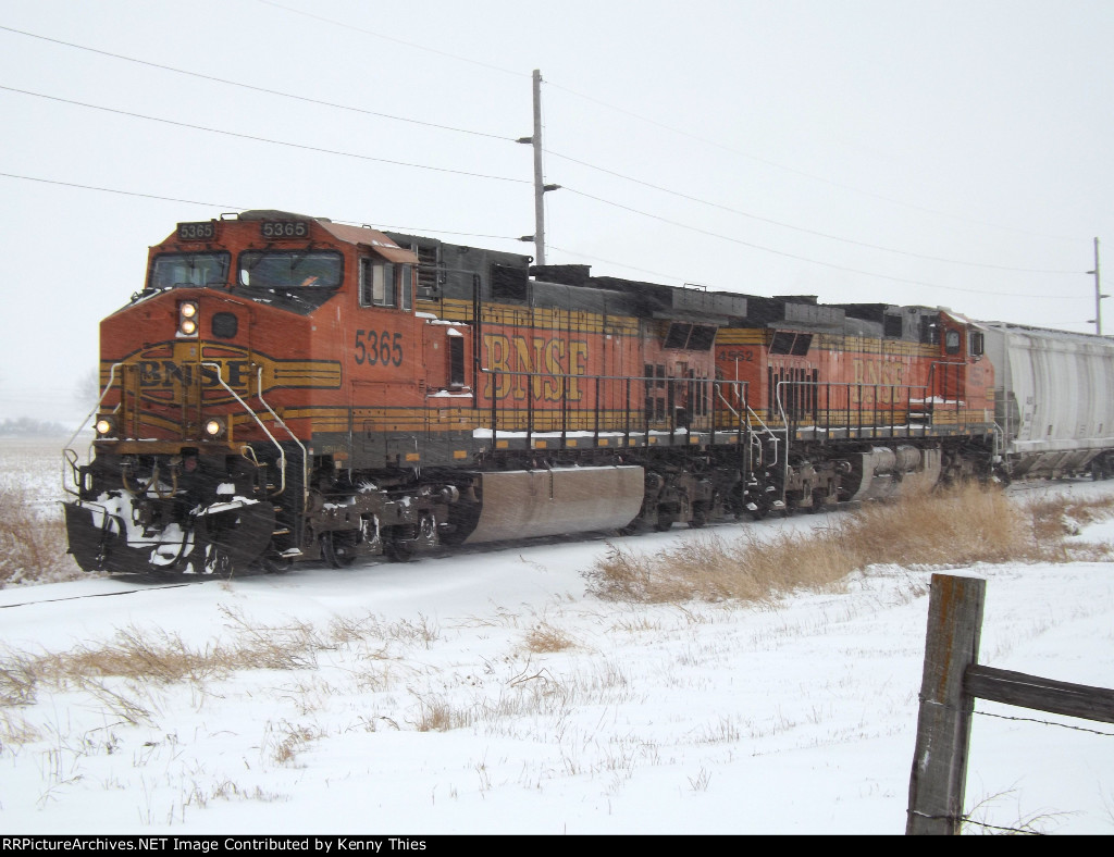 BNSF 5365 in the snow